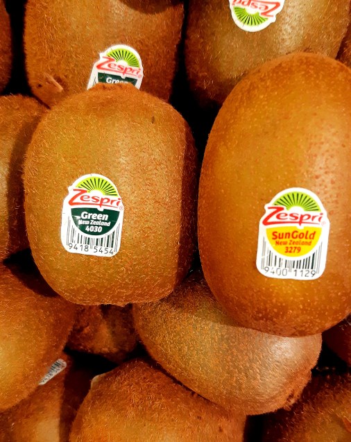 Wat kun je lezen op die ‘PLU’ stickertjes van groenten en fruit ? | De ...